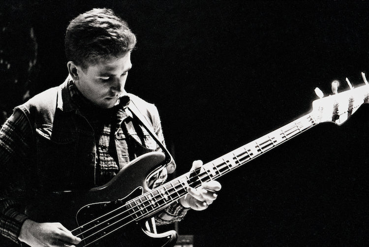 Les Pattinson of Echo & the Bunnymen at McGonagles in Dublin 1982 ...