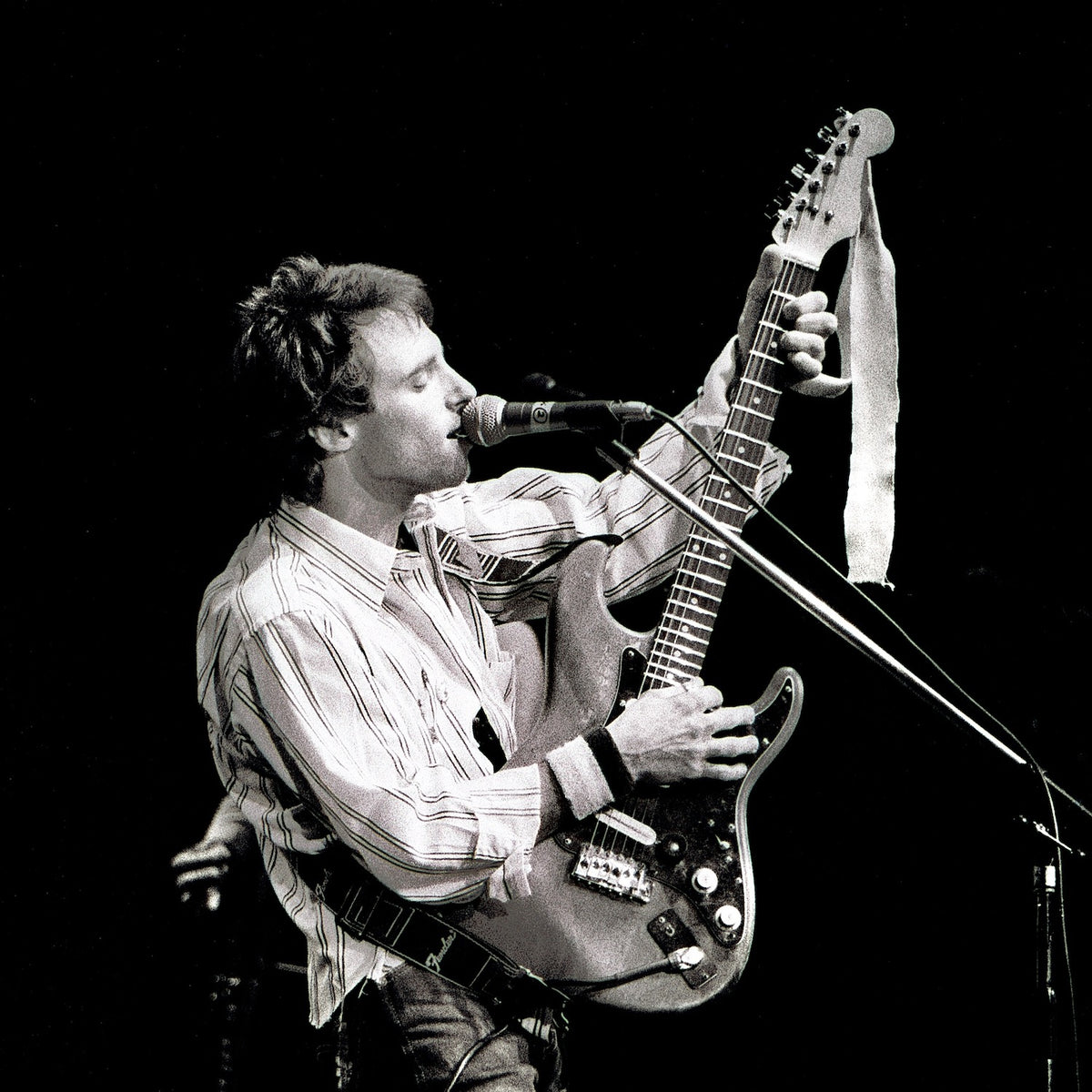 Nils Lofgren at Hammersmith Odeon London 1981 – STEVE RAPPORT PHOTOGRAPHY